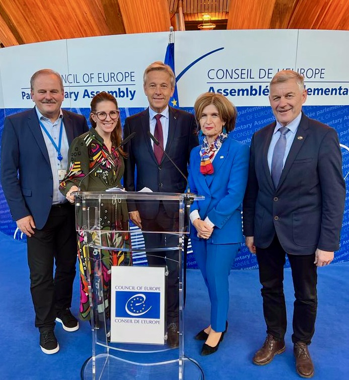 Lopatka wurde Vizepräsident der parlamentarischen Versammlung des ...