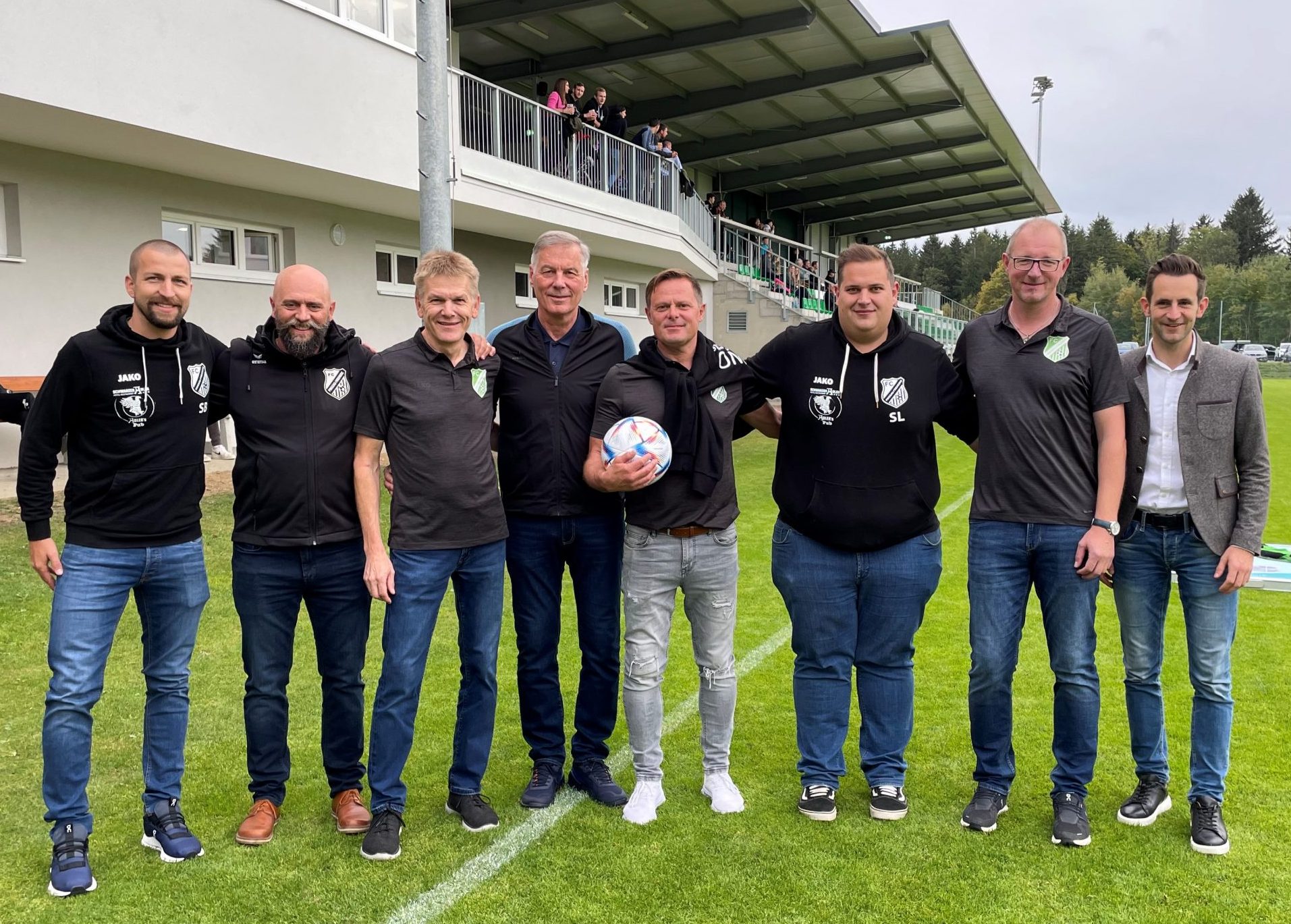 Matchball-Übergabe mit anschließendem Bockbieranstich - Hartberg ...